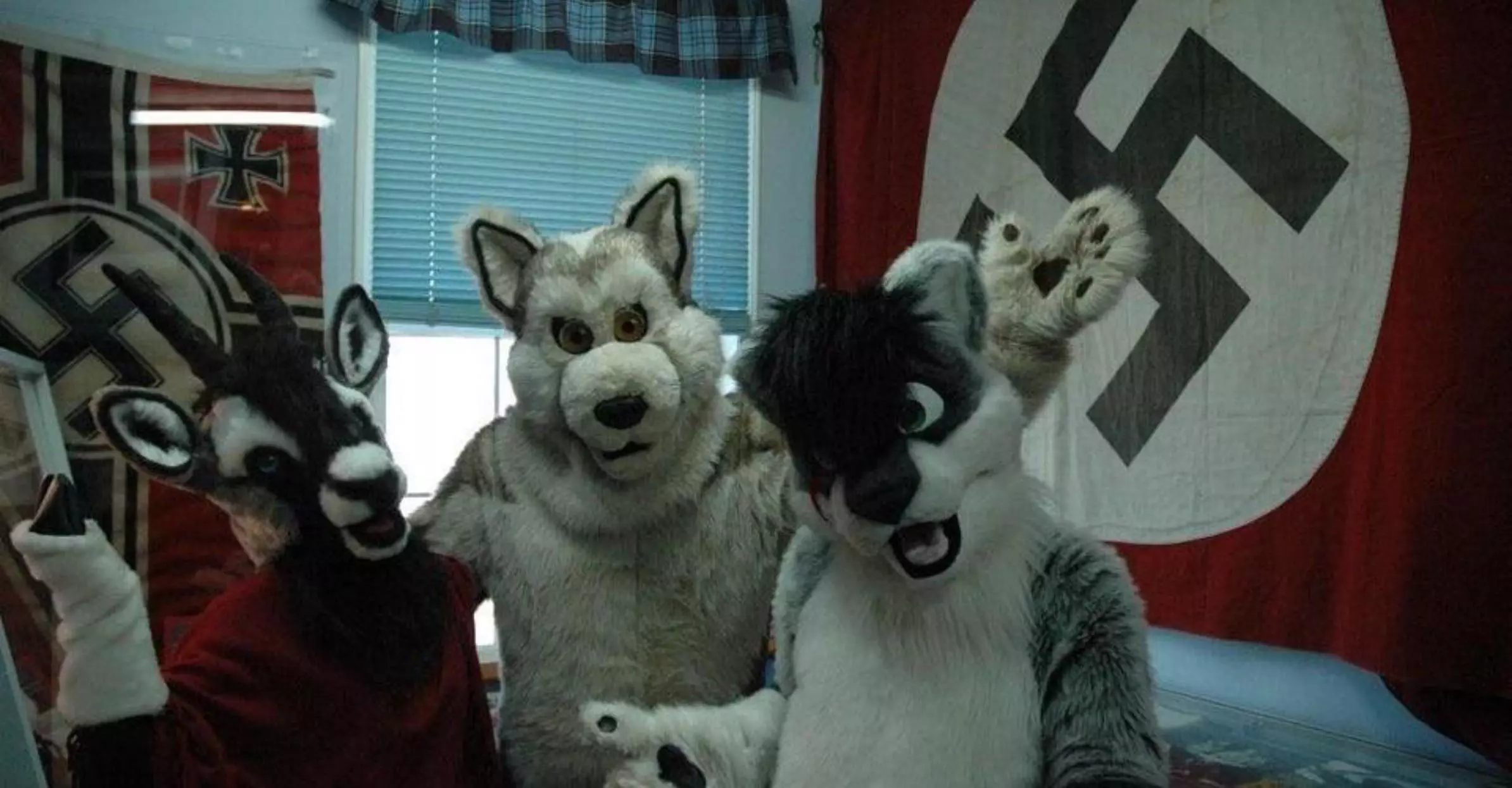 Caden Wayne Scholeck / Jade Scholeck / BlueFolf / Blue / a gassy femdom ...