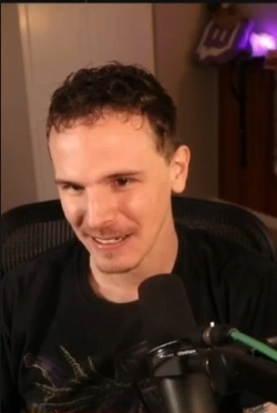 Anisa Riyadh Jomha / @anisajomha & iDubbbz / Ian Kane Jomha / Ian Kane ...